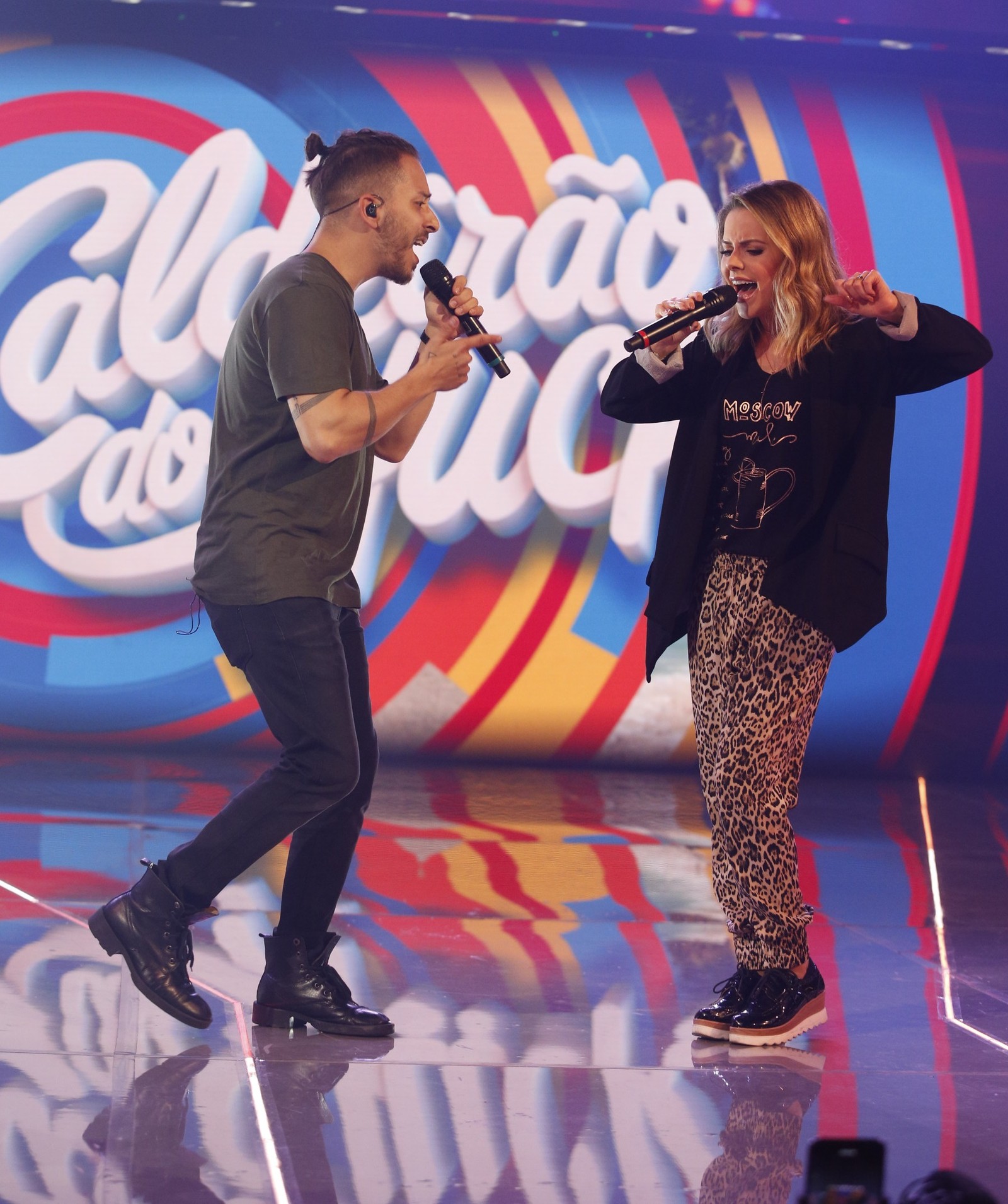 Sandy & Junior se apresentam no palco do “Caldeirão do Huck” após ...