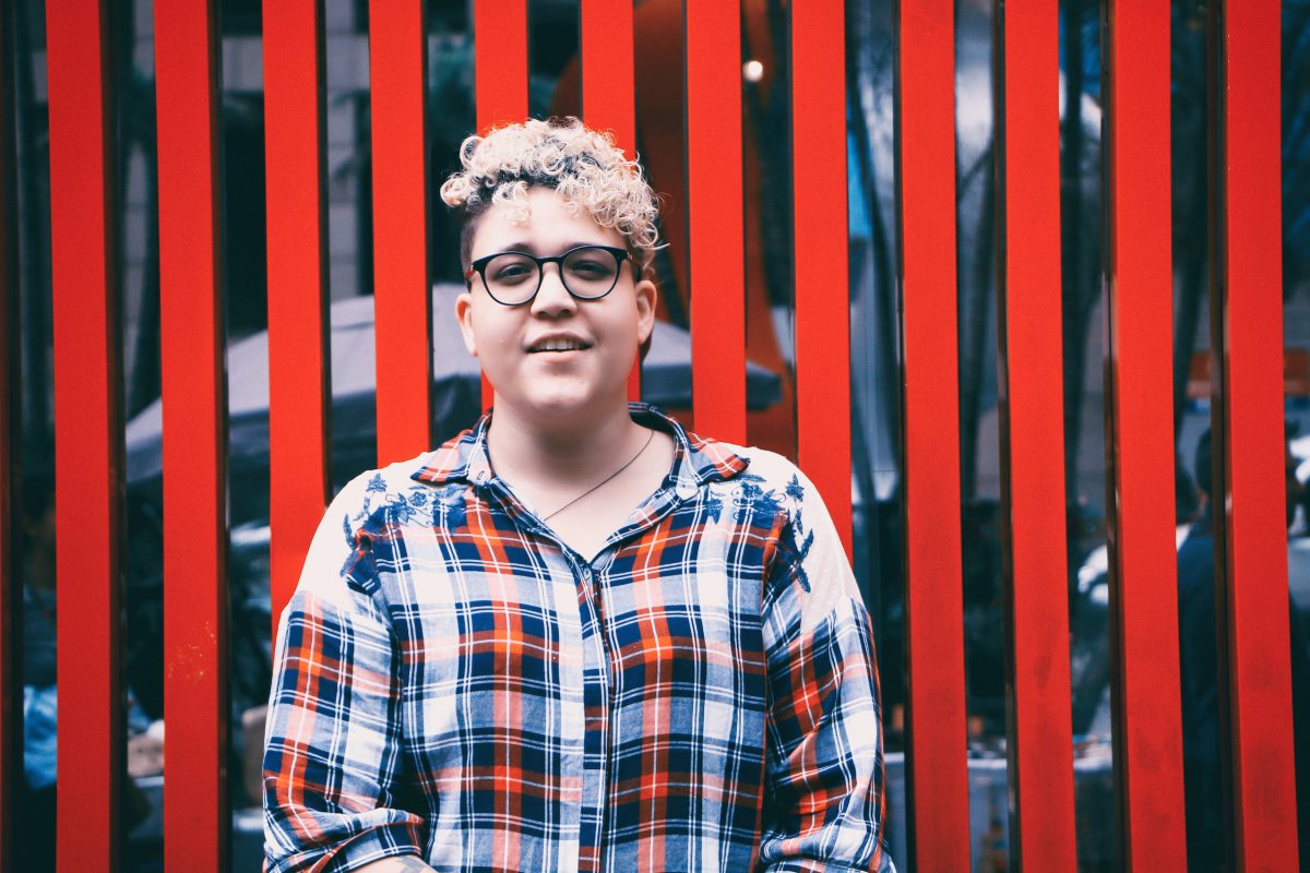 Maria Mariana explora sentimentos e histórias pessoais no single “Ela ...