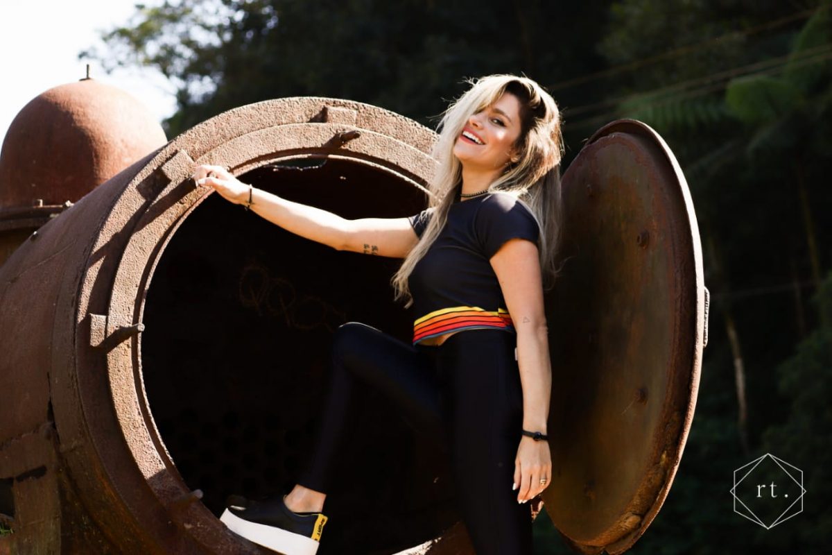 Mel Ravasio relembra época de Lipstick com novo projeto - Acesso Cultural